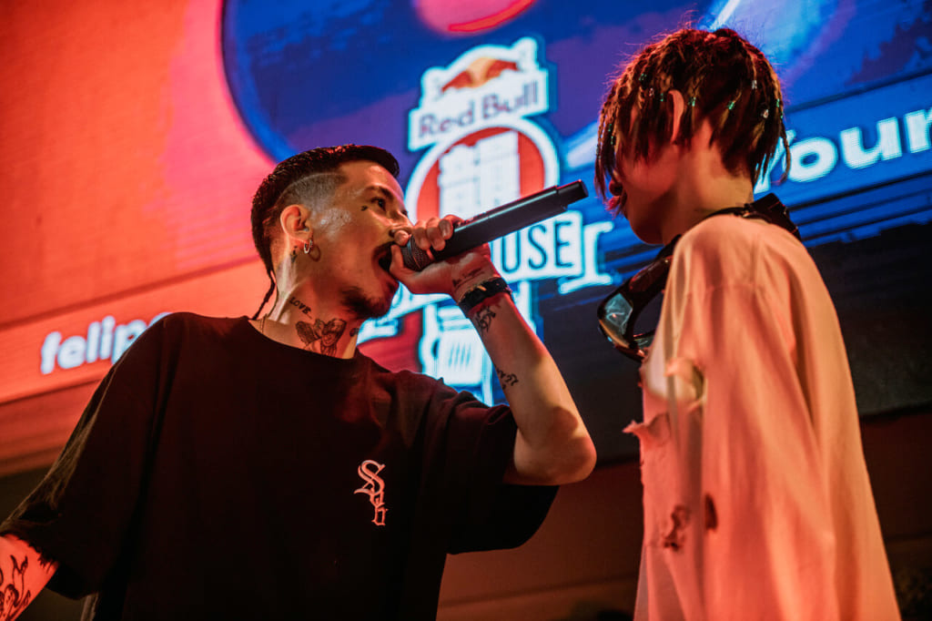 レッドブル主催のフリースタイル・ラップバトルがリニューアル！若きMCが才能を見せつけるチャンス【Red Bull Roku Maru 2024】 | FINEPLAY